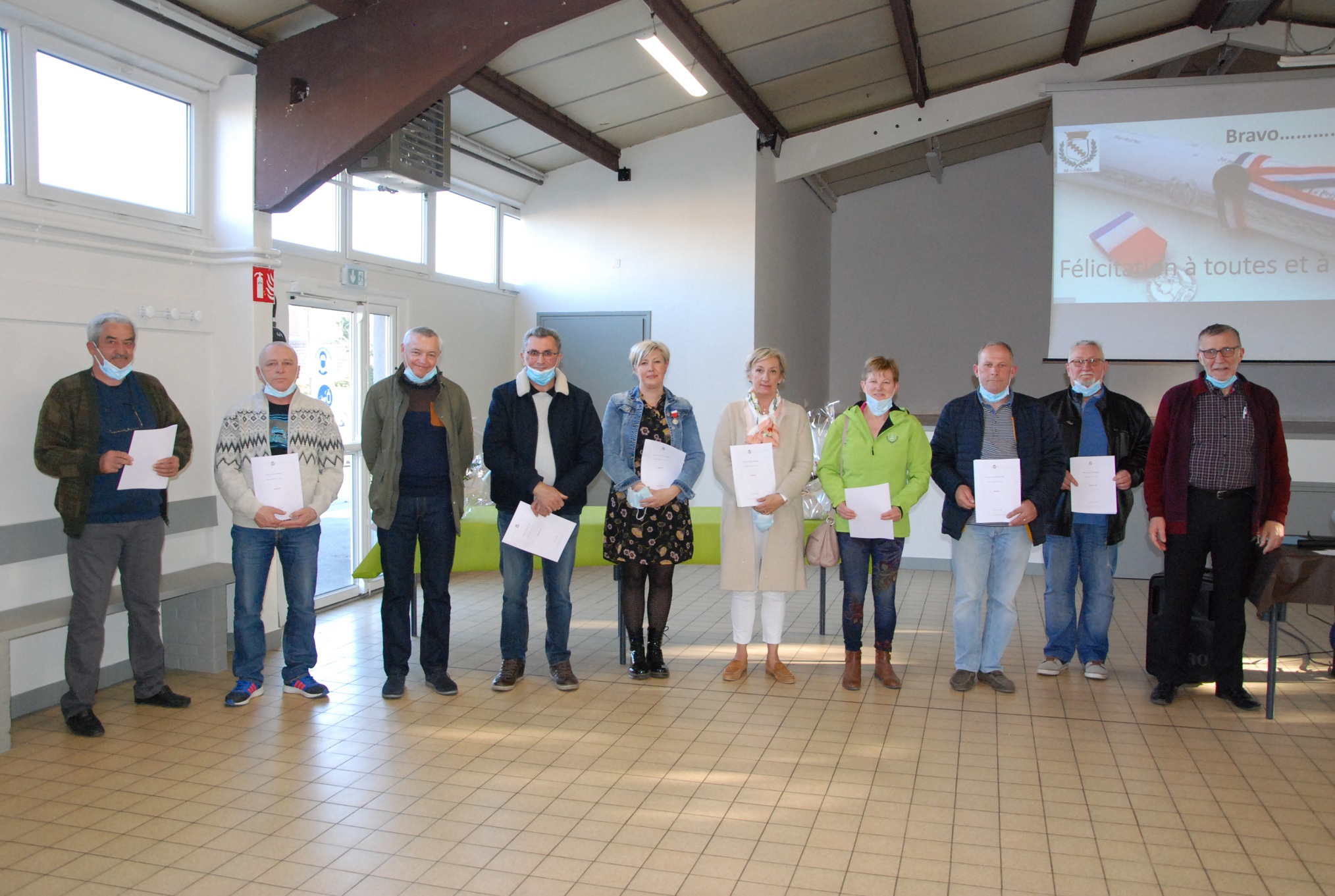 Denis Joly, Maire, le Conseil Municipal et les agents de la Mairie vous ...